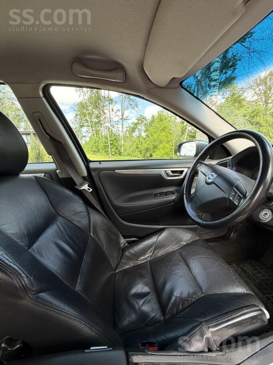 Blue Volvo S60 2008 in Aizkraukle, with an engine capacity of 2.40 L and mileage of 310 thousand km for 2600 €, photo 13 on AUTOMOTO.COM.LV
