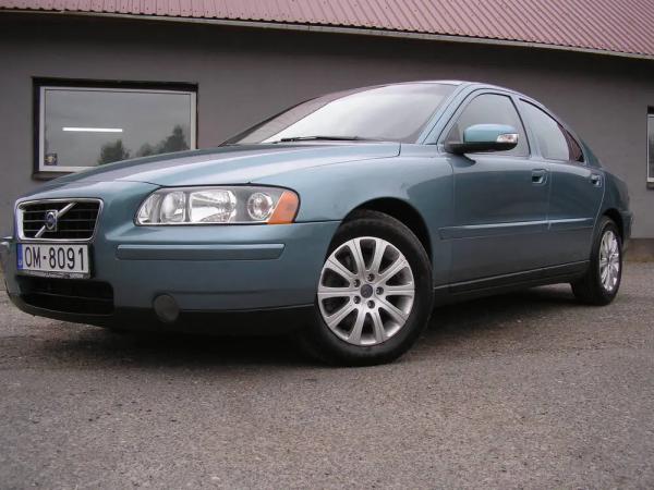 Blue Volvo S60 2008 in Sigulda, with an engine capacity of 2.40 L and mileage of 332 thousand km for 3450 €, photo 9 on AUTOMOTO.COM.LV