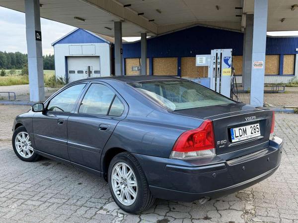 Синий Вольво С60 2008 в Шальчининкай, объемом двигателя 2.40 л и пробегом 330 тыс. км за 2100 €, фото 5 на AUTOMOTO.COM.LV