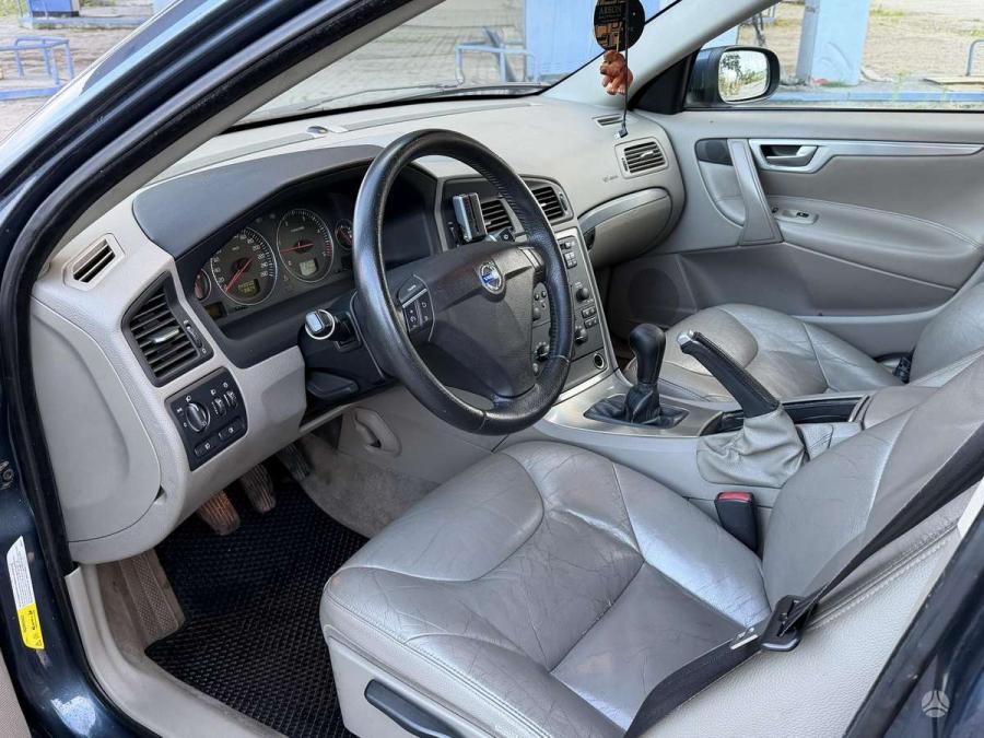 Zils Volvo S60 2008 Šalčininkai, ar dzinēja tilpumu 2.40 L un nobraukumu 330 tūkst. km par 2100 €, foto 9 vietnē AUTOMOTO.COM.LV