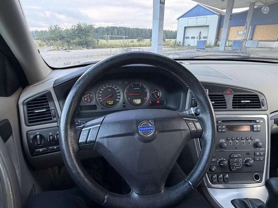 Zils Volvo S60 2008 Šalčininkai, ar dzinēja tilpumu 2.40 L un nobraukumu 330 tūkst. km par 2100 €, foto 12 vietnē AUTOMOTO.COM.LV