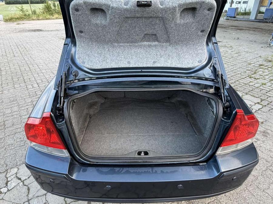 Zils Volvo S60 2008 Šalčininkai, ar dzinēja tilpumu 2.40 L un nobraukumu 330 tūkst. km par 2100 €, foto 13 vietnē AUTOMOTO.COM.LV
