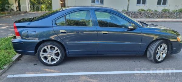 Blue Volvo S60 2008 in Cesis, with an engine capacity of 2.40 L and mileage of 310 thousand km for 3800 €, photo 3 on AUTOMOTO.COM.LV