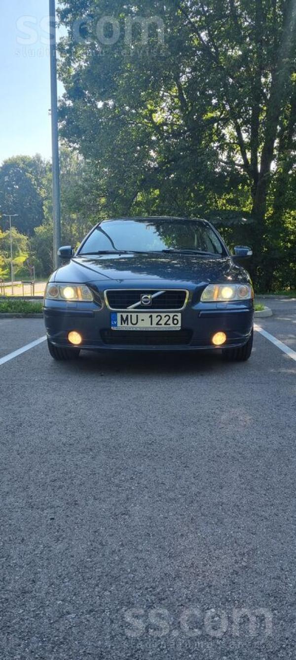Blue Volvo S60 2008 in Cesis, with an engine capacity of 2.40 L and mileage of 310 thousand km for 3800 €, photo 10 on AUTOMOTO.COM.LV
