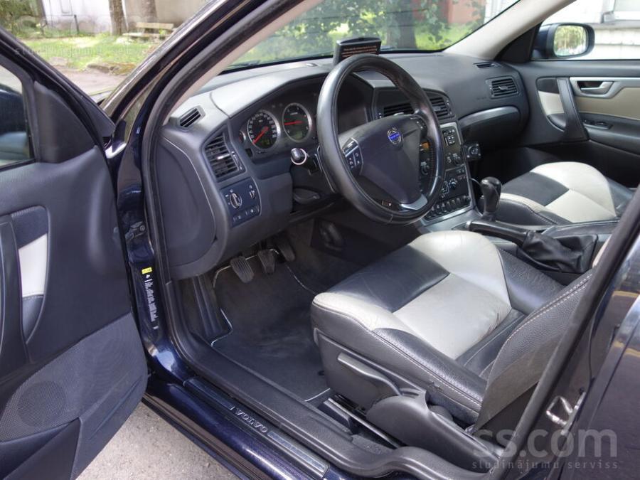 Blue Volvo S60 2008 in Riga, with an engine capacity of 2.40 L and mileage of 274 thousand km for 3150 €, photo 6 on AUTOMOTO.COM.LV