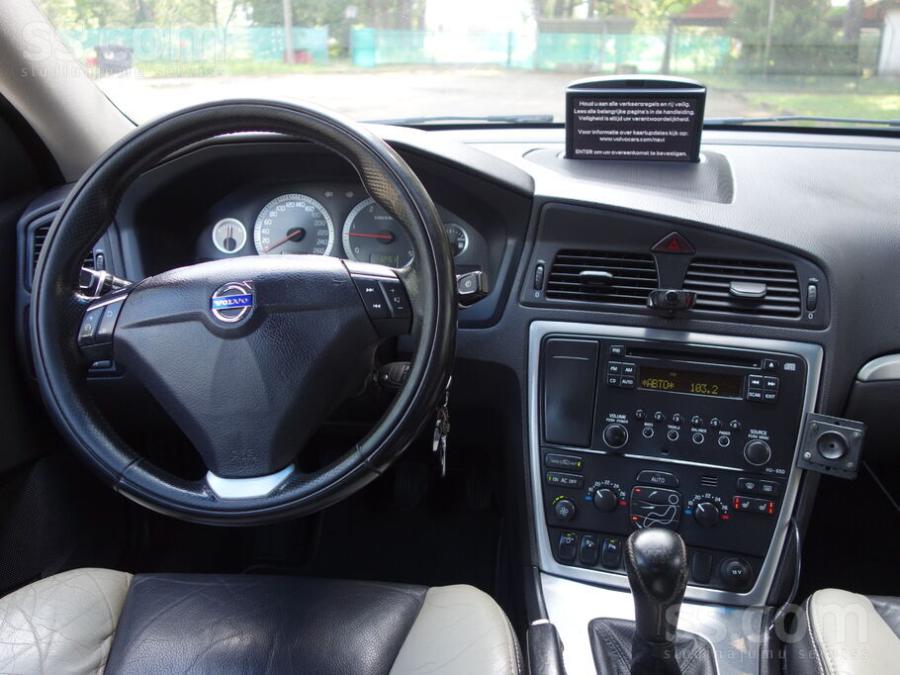 Blue Volvo S60 2008 in Riga, with an engine capacity of 2.40 L and mileage of 274 thousand km for 3150 €, photo 9 on AUTOMOTO.COM.LV