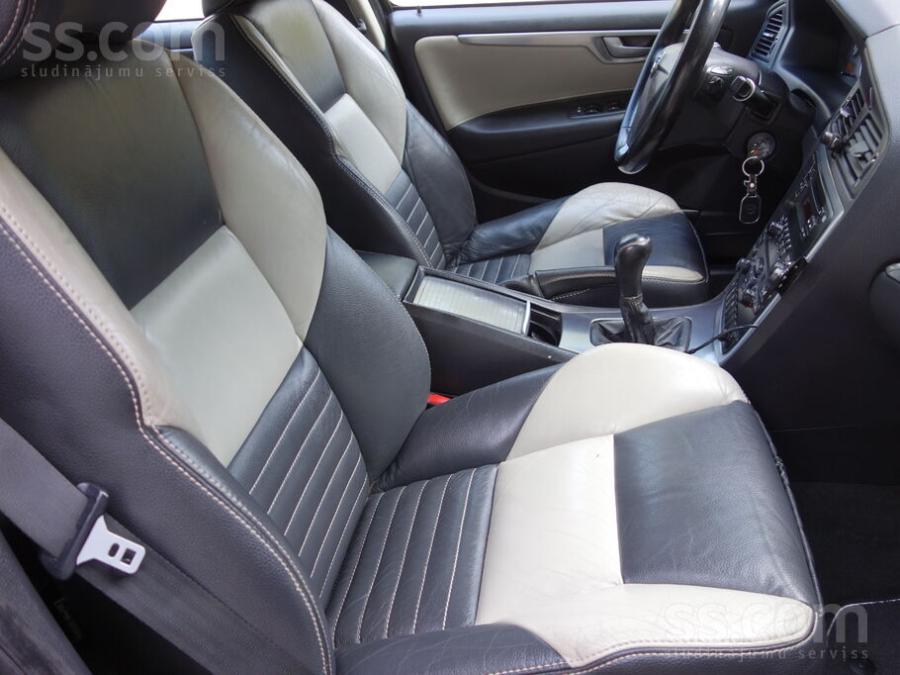 Blue Volvo S60 2008 in Riga, with an engine capacity of 2.40 L and mileage of 274 thousand km for 3150 €, photo 22 on AUTOMOTO.COM.LV