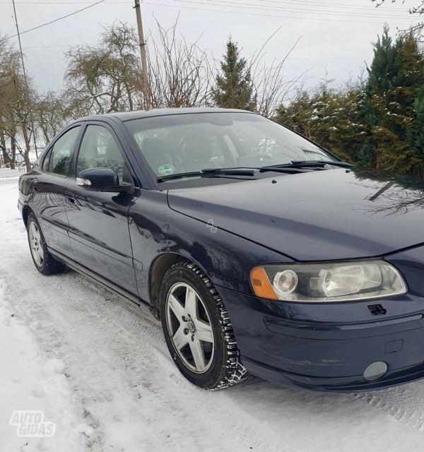 Синий Вольво С60 2009 в Мариямполе, объемом двигателя 2.40 л и пробегом 360 тыс. км за 1400 €, фото 2 на AUTOMOTO.COM.LV