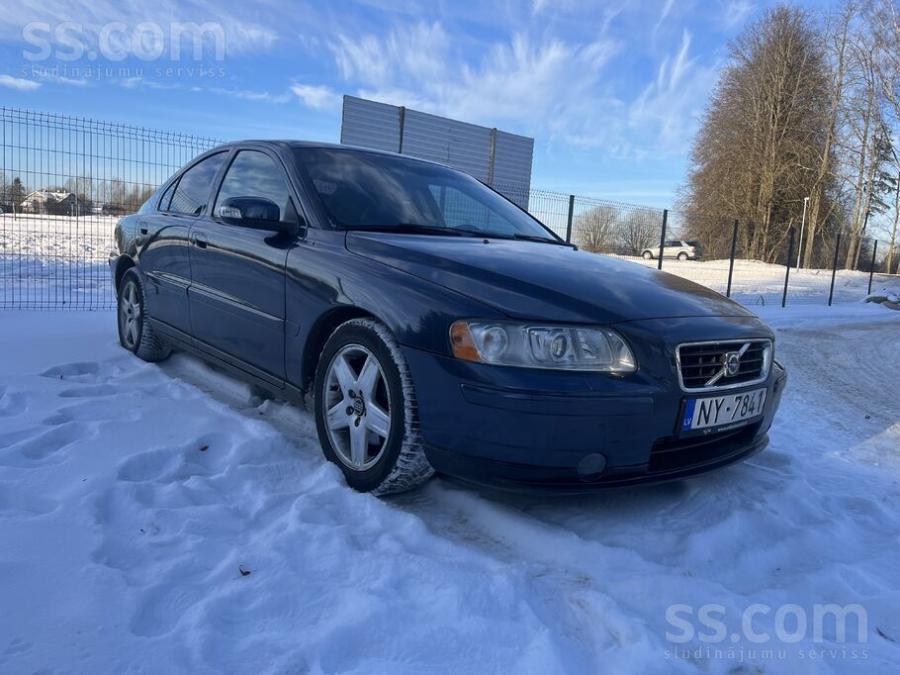 Zils Volvo S60 2009 Cēsis, ar dzinēja tilpumu 2.40 L un nobraukumu 0 tūkst. km par 4200 €, foto 2 vietnē AUTOMOTO.COM.LV