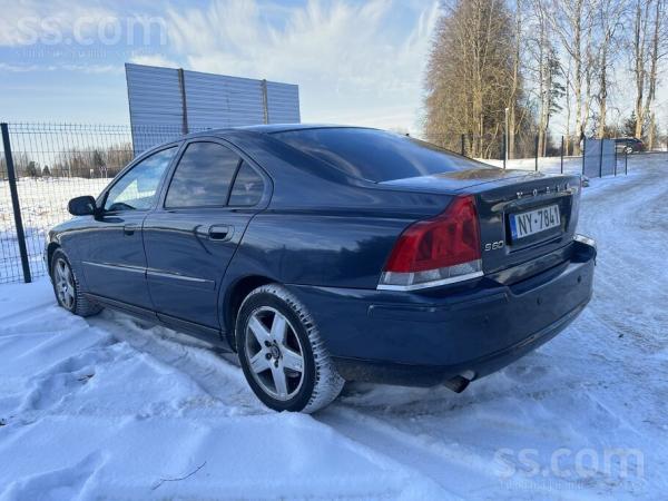 Blue Volvo S60 2009 in Cesis, with an engine capacity of 2.40 L and mileage of 0 thousand km for 4200 €, photo 3 on AUTOMOTO.COM.LV