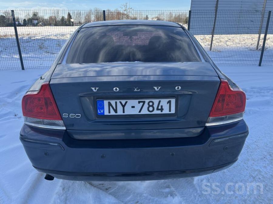 Zils Volvo S60 2009 Cēsis, ar dzinēja tilpumu 2.40 L un nobraukumu 0 tūkst. km par 4200 €, foto 5 vietnē AUTOMOTO.COM.LV
