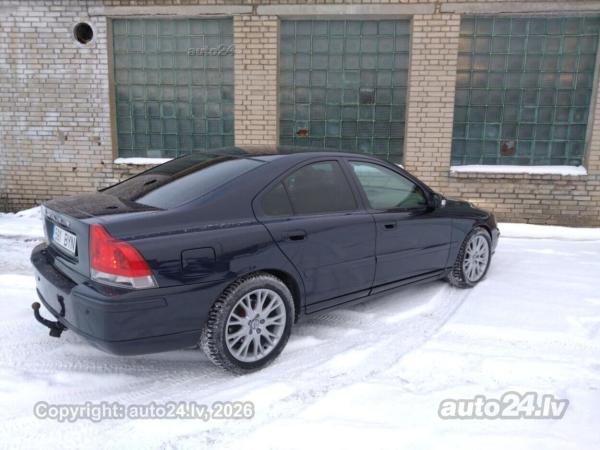 Zils Volvo S60 2009 Tallina, ar dzinēja tilpumu 2.40 L un nobraukumu 373 tūkst. km par 6500 €, foto 11 vietnē AUTOMOTO.COM.LV
