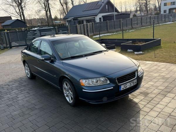 Zils Volvo S60 2009 Rīga, ar dzinēja tilpumu 2.40 L un nobraukumu 285 tūkst. km par 3900 €, foto 3 vietnē AUTOMOTO.COM.LV