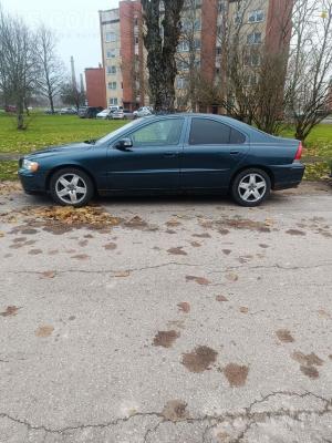 Blue Volvo S60 2009 in Cesis, with an engine capacity of 2.40 L and mileage of 284 thousand km for 4700 €, photo 3 on AUTOMOTO.COM.LV