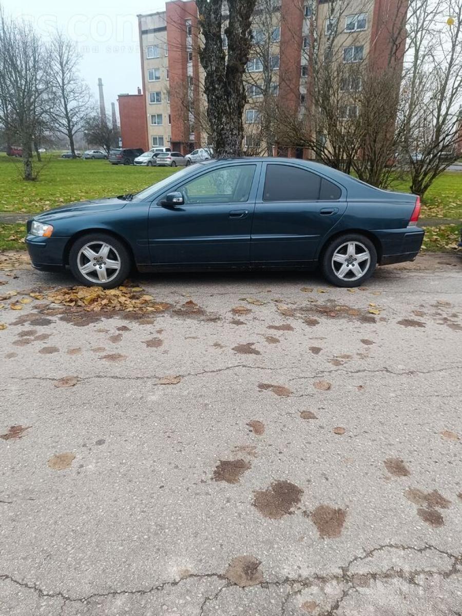 Blue Volvo S60 2009 in Cesis, with an engine capacity of 2.40 L and mileage of 284 thousand km for 4700 €, photo 3 on AUTOMOTO.COM.LV