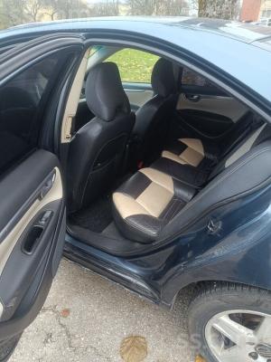 Blue Volvo S60 2009 in Cesis, with an engine capacity of 2.40 L and mileage of 284 thousand km for 4700 €, photo 7 on AUTOMOTO.COM.LV