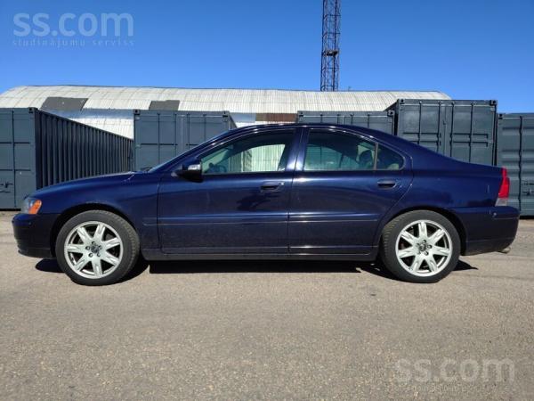Blue Volvo S60 2009 in Riga, with an engine capacity of 2.40 L and mileage of 329 thousand km for 3100 €, photo 5 on AUTOMOTO.COM.LV