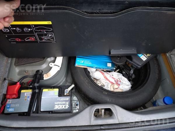 Blue Volvo S60 2009 in Riga, with an engine capacity of 2.40 L and mileage of 329 thousand km for 3100 €, photo 8 on AUTOMOTO.COM.LV