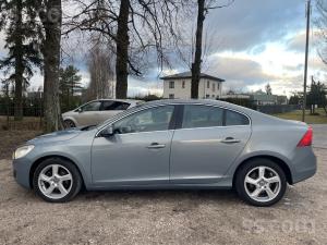 Zils Volvo S60 2010 Rīga, ar dzinēja tilpumu 2.00 L un nobraukumu 281 tūkst. km par 5990 €, foto 2 vietnē AUTOMOTO.COM.LV
