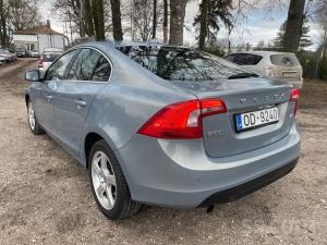 Zils Volvo S60 2010 Rīga, ar dzinēja tilpumu 2.00 L un nobraukumu 281 tūkst. km par 5990 €, foto 3 vietnē AUTOMOTO.COM.LV