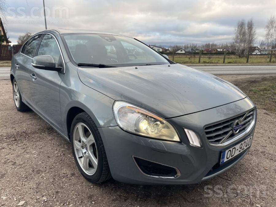 Zils Volvo S60 2010 Rīga, ar dzinēja tilpumu 2.00 L un nobraukumu 281 tūkst. km par 5990 €, foto 7 vietnē AUTOMOTO.COM.LV