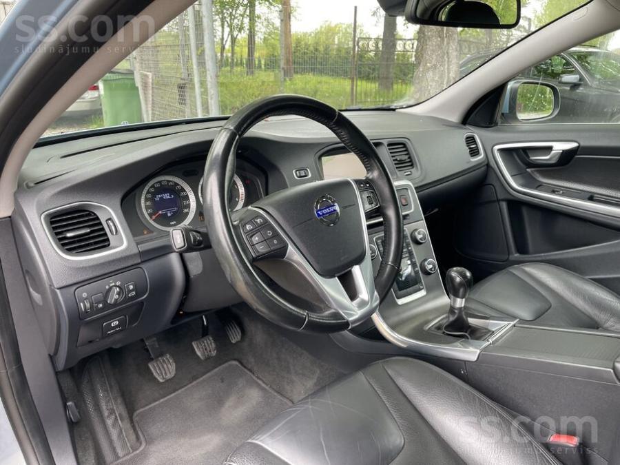 Zils Volvo S60 2010 Rīga, ar dzinēja tilpumu 2.00 L un nobraukumu 281 tūkst. km par 5990 €, foto 10 vietnē AUTOMOTO.COM.LV