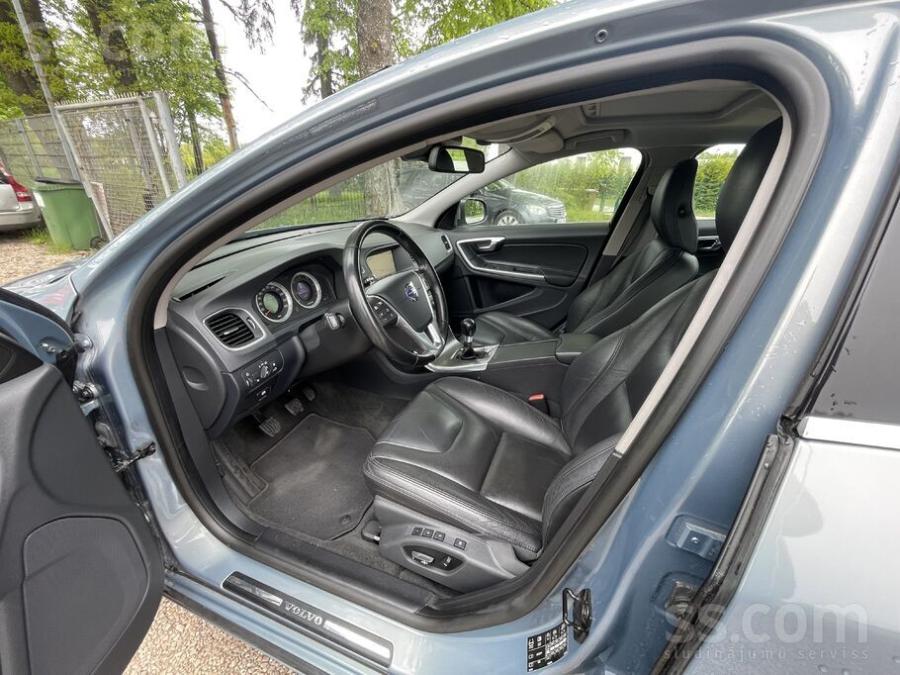 Zils Volvo S60 2010 Rīga, ar dzinēja tilpumu 2.00 L un nobraukumu 281 tūkst. km par 5990 €, foto 11 vietnē AUTOMOTO.COM.LV