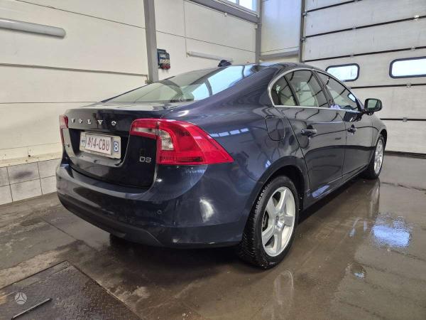 Zils Volvo S60 2010 Raseiniai, ar dzinēja tilpumu 1.98 L un nobraukumu 318 tūkst. km par 6200 €, foto 3 vietnē AUTOMOTO.COM.LV