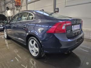 Zils Volvo S60 2010 Raseiniai, ar dzinēja tilpumu 1.98 L un nobraukumu 318 tūkst. km par 6200 €, foto 4 vietnē AUTOMOTO.COM.LV