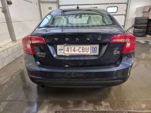 Zils Volvo S60 2010 Raseiniai, ar dzinēja tilpumu 1.98 L un nobraukumu 318 tūkst. km par 6200 €, foto 6 vietnē AUTOMOTO.COM.LV