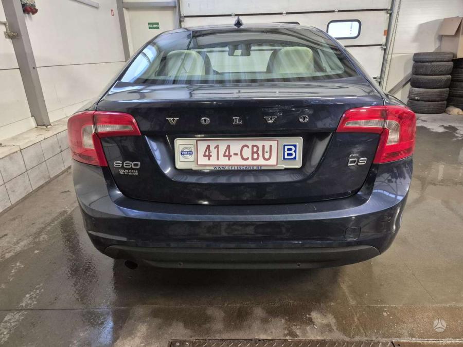 Zils Volvo S60 2010 Raseiniai, ar dzinēja tilpumu 1.98 L un nobraukumu 318 tūkst. km par 6200 €, foto 6 vietnē AUTOMOTO.COM.LV