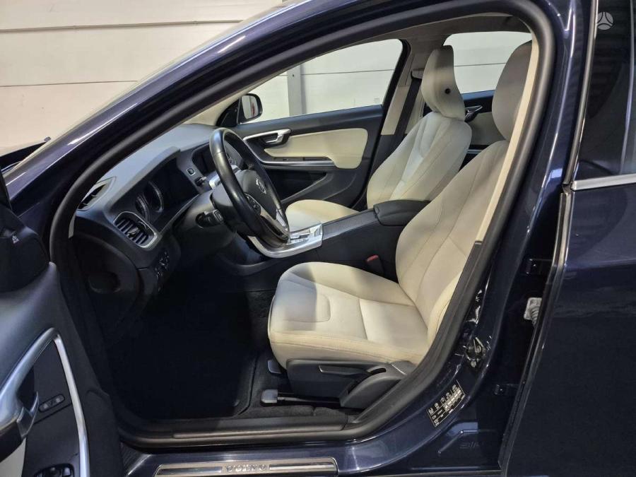 Zils Volvo S60 2010 Raseiniai, ar dzinēja tilpumu 1.98 L un nobraukumu 318 tūkst. km par 6200 €, foto 14 vietnē AUTOMOTO.COM.LV