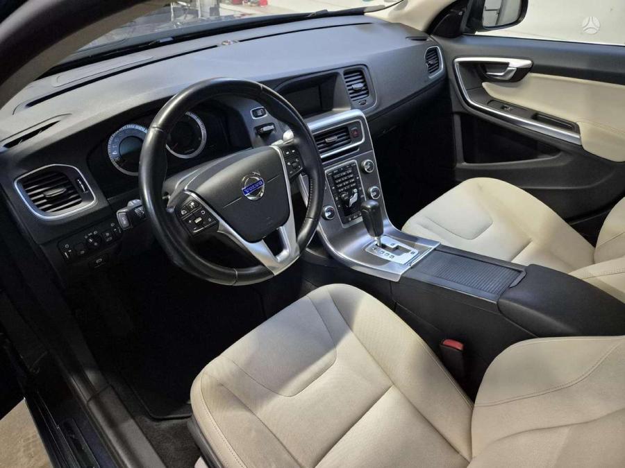 Zils Volvo S60 2010 Raseiniai, ar dzinēja tilpumu 1.98 L un nobraukumu 318 tūkst. km par 6200 €, foto 15 vietnē AUTOMOTO.COM.LV