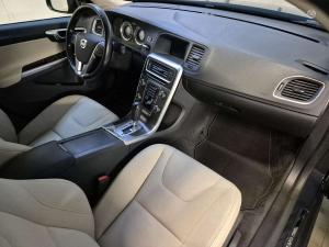 Zils Volvo S60 2010 Raseiniai, ar dzinēja tilpumu 1.98 L un nobraukumu 318 tūkst. km par 6200 €, foto 20 vietnē AUTOMOTO.COM.LV