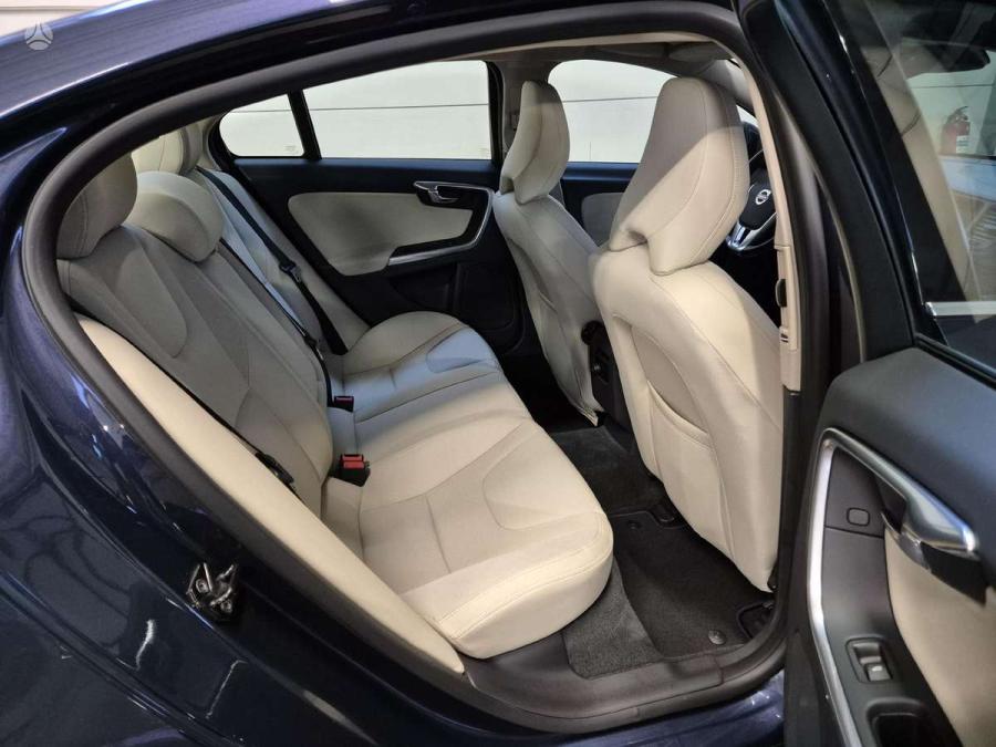 Zils Volvo S60 2010 Raseiniai, ar dzinēja tilpumu 1.98 L un nobraukumu 318 tūkst. km par 6200 €, foto 23 vietnē AUTOMOTO.COM.LV