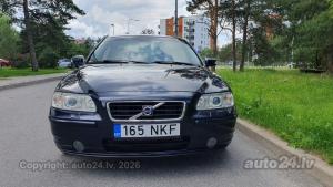 Zils Volvo S60 2010 Tallina, ar dzinēja tilpumu 2.40 L un nobraukumu 312 tūkst. km par 5200 €, foto  vietnē AUTOMOTO.COM.LV