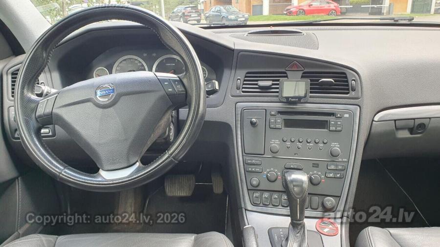 Blue Volvo S60 2010 in Tallinn, with an engine capacity of 2.40 L and mileage of 312 thousand km for 5200 €, photo 9 on AUTOMOTO.COM.LV