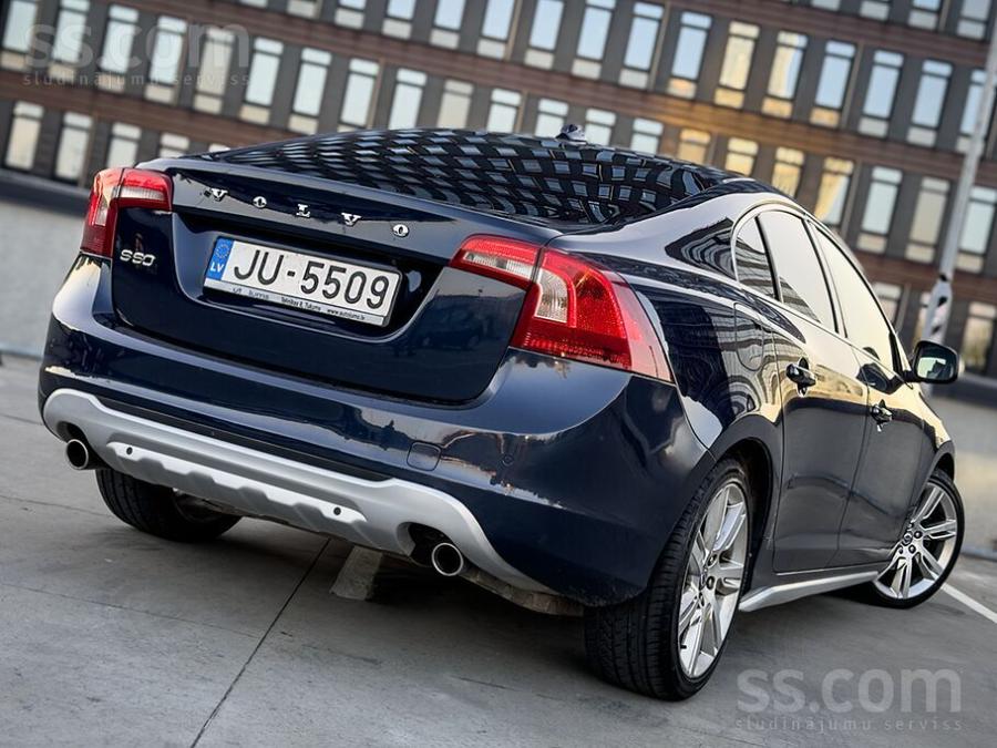 Zils Volvo S60 2010 Rīga, ar dzinēja tilpumu 2.40 L un nobraukumu 291 tūkst. km par 5000 €, foto 5 vietnē AUTOMOTO.COM.LV
