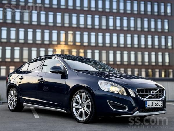 Zils Volvo S60 2010 Rīga, ar dzinēja tilpumu 2.40 L un nobraukumu 291 tūkst. km par 5000 €, foto 5 vietnē AUTOMOTO.COM.LV