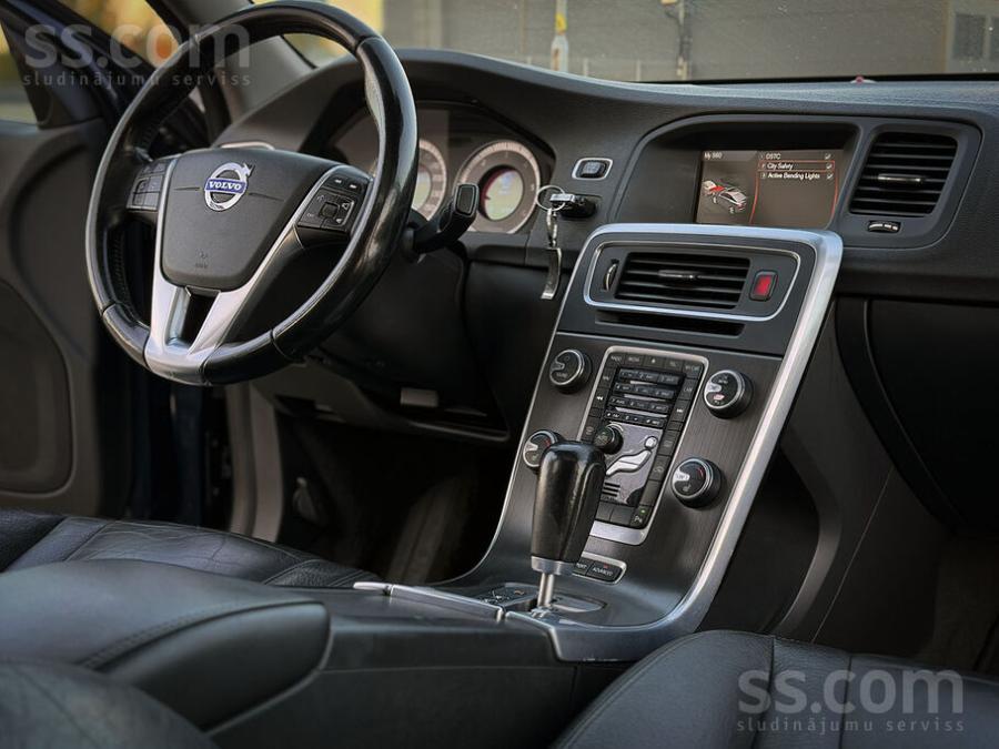 Zils Volvo S60 2010 Rīga, ar dzinēja tilpumu 2.40 L un nobraukumu 291 tūkst. km par 5000 €, foto 17 vietnē AUTOMOTO.COM.LV