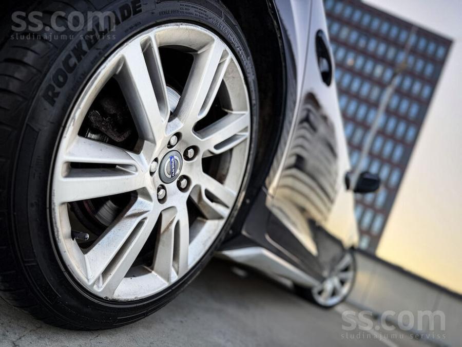 Zils Volvo S60 2010 Rīga, ar dzinēja tilpumu 2.40 L un nobraukumu 291 tūkst. km par 5000 €, foto 28 vietnē AUTOMOTO.COM.LV