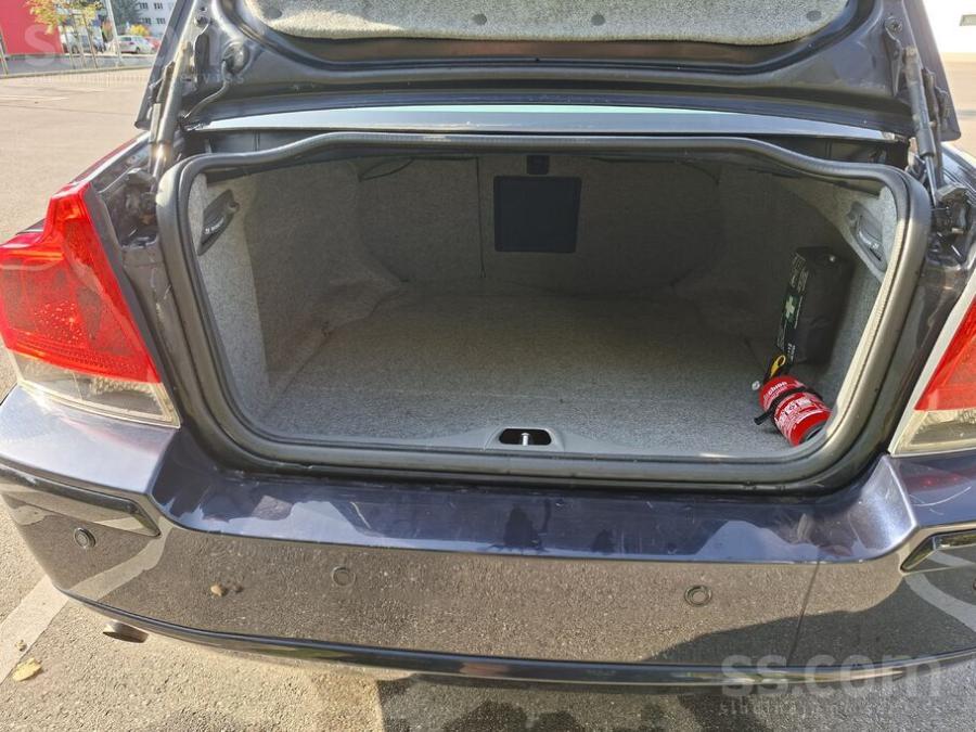 Zils Volvo S60 2010 Rīga, ar dzinēja tilpumu 2.40 L un nobraukumu 280 tūkst. km par 3100 €, foto 8 vietnē AUTOMOTO.COM.LV