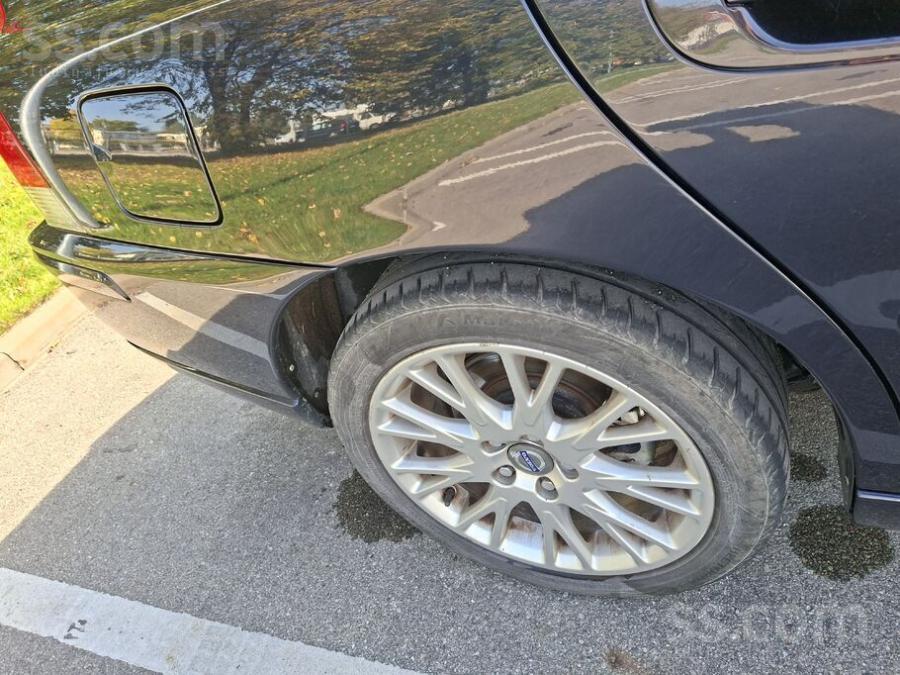Zils Volvo S60 2010 Rīga, ar dzinēja tilpumu 2.40 L un nobraukumu 280 tūkst. km par 3100 €, foto 19 vietnē AUTOMOTO.COM.LV
