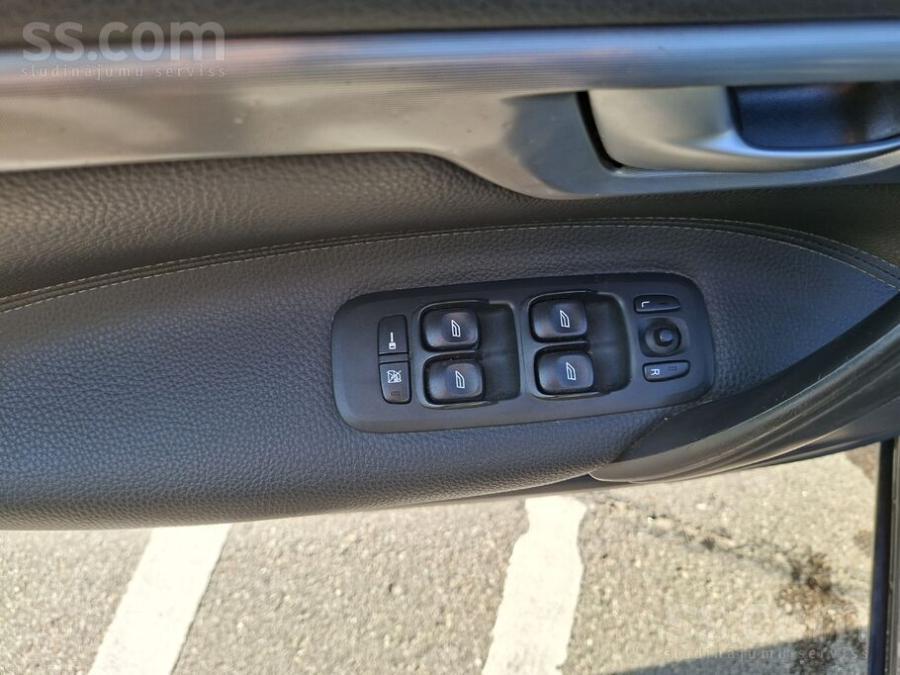 Zils Volvo S60 2010 Rīga, ar dzinēja tilpumu 2.40 L un nobraukumu 280 tūkst. km par 3100 €, foto 20 vietnē AUTOMOTO.COM.LV