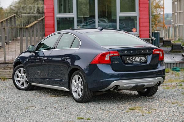 Zils Volvo S60 2010 Rīga, ar dzinēja tilpumu 2.40 L un nobraukumu 223 tūkst. km par 6790 €, foto 4 vietnē AUTOMOTO.COM.LV