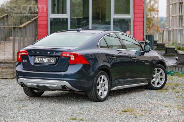 Zils Volvo S60 2010 Rīga, ar dzinēja tilpumu 2.40 L un nobraukumu 223 tūkst. km par 6790 €, foto 5 vietnē AUTOMOTO.COM.LV