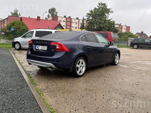 Blue Volvo S60 2011 in Jelgava, with an engine capacity of 2.40 L and mileage of 293 thousand km for 5450 €, photo 4 on AUTOMOTO.COM.LV