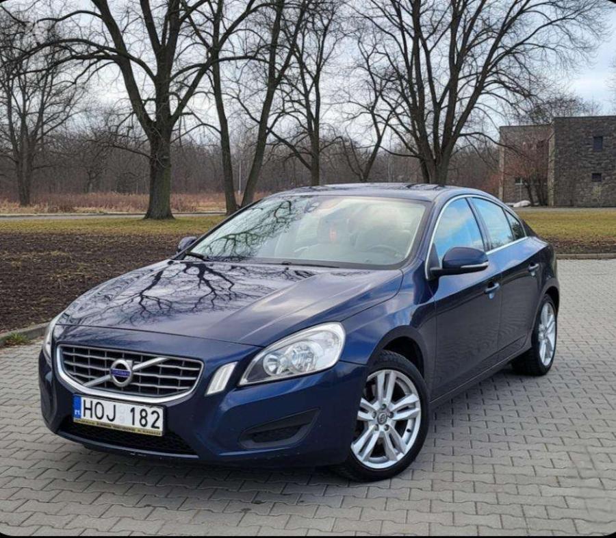 Zils Volvo S60 2011 Šauļi, ar dzinēja tilpumu 1.60 L un nobraukumu 370 tūkst. km par 3950 €, foto 1 vietnē AUTOMOTO.COM.LV