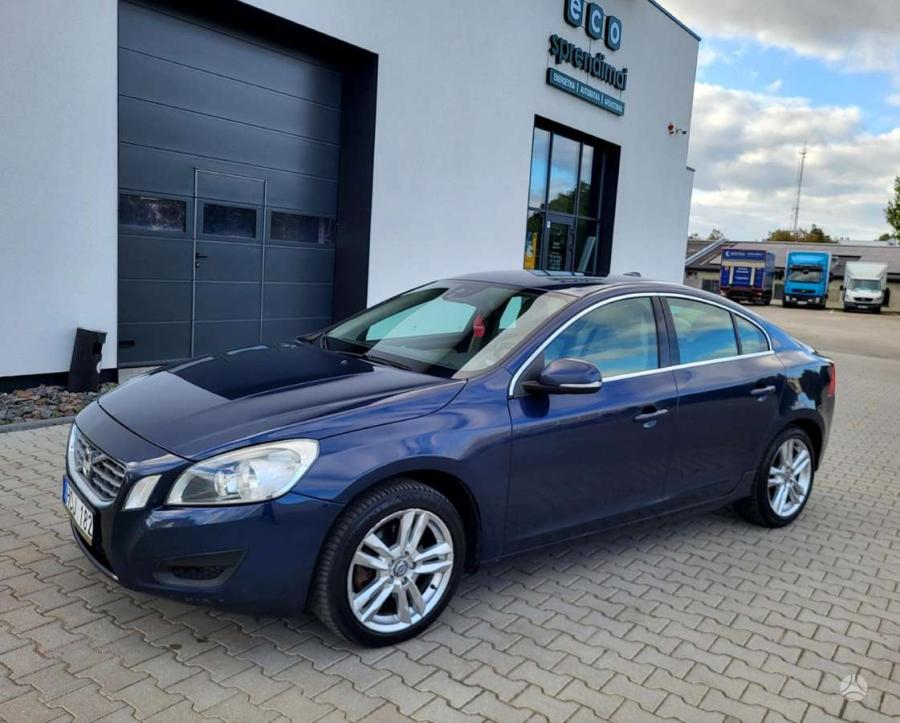 Zils Volvo S60 2011 Šauļi, ar dzinēja tilpumu 1.60 L un nobraukumu 370 tūkst. km par 3950 €, foto 3 vietnē AUTOMOTO.COM.LV