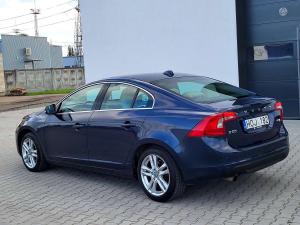 Zils Volvo S60 2011 Šauļi, ar dzinēja tilpumu 1.60 L un nobraukumu 370 tūkst. km par 3950 €, foto 6 vietnē AUTOMOTO.COM.LV